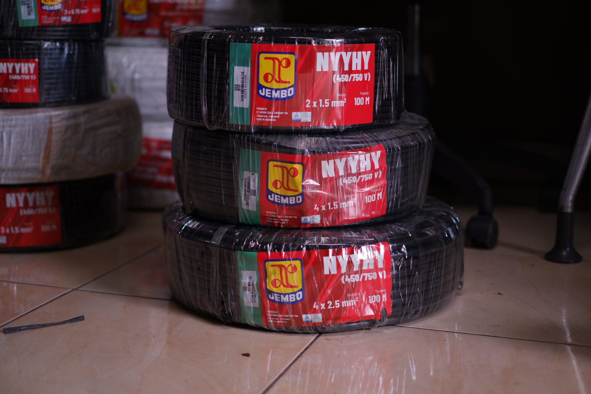Kelebihan dan Kekurangan Insulasi XLPE dan PVC pada Kabel Listrik | PT ...
